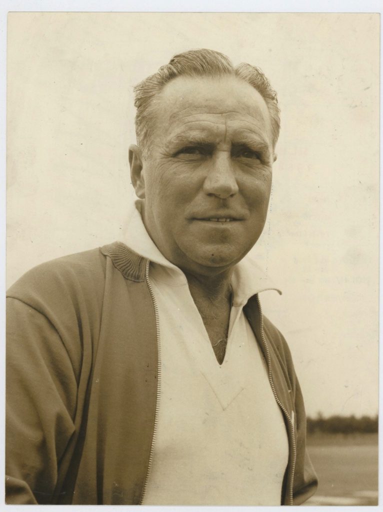 Alfredo Foni Là Ai? Sự Nghiệp Thành Công Của Huyền Thoại Bóng Đá